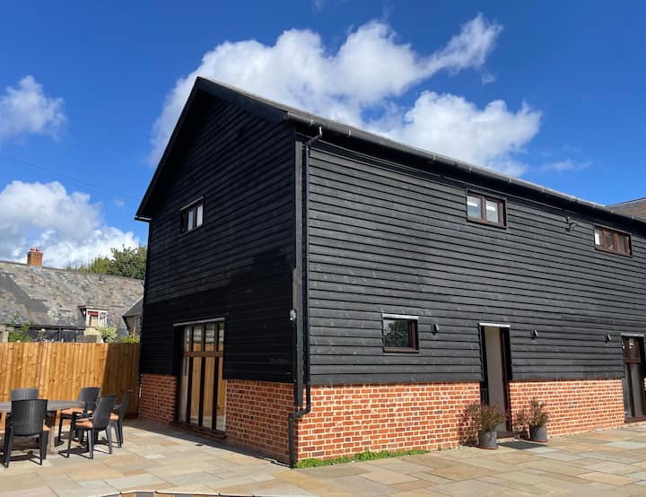 Spacious Barn Retreat With Farm Walks & Fire Pit - Stanstead