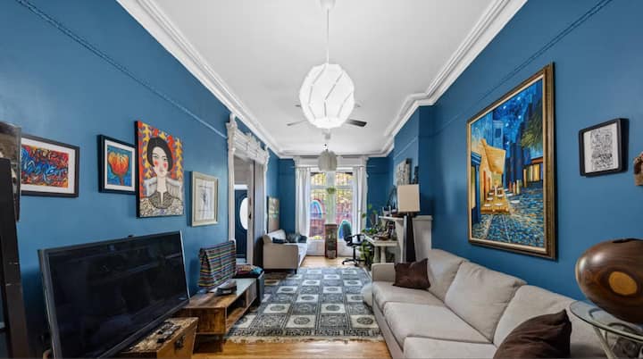 Historical, Spacious 2 Bedrooms. 2 Subway Lines - New York City