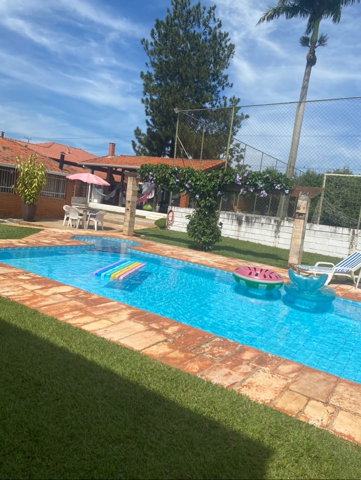 Chác. Cond. Vitassay-piscina-3 Dorm
C/ar-7c
8 Hósp - Boituva