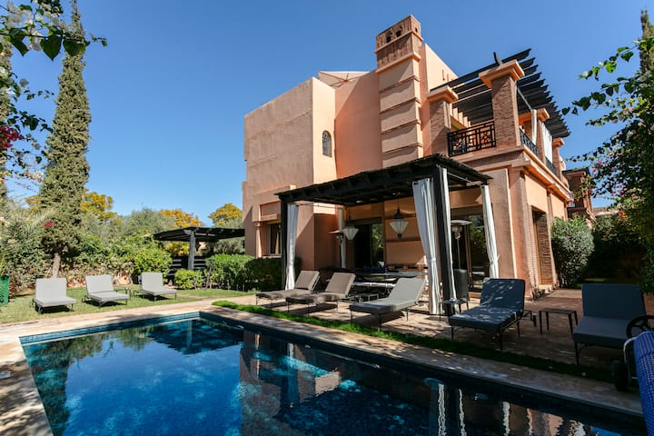 Villa Sur Le Golf Amelkis, 6 Ch, Piscine Chauffée - Marrakesh