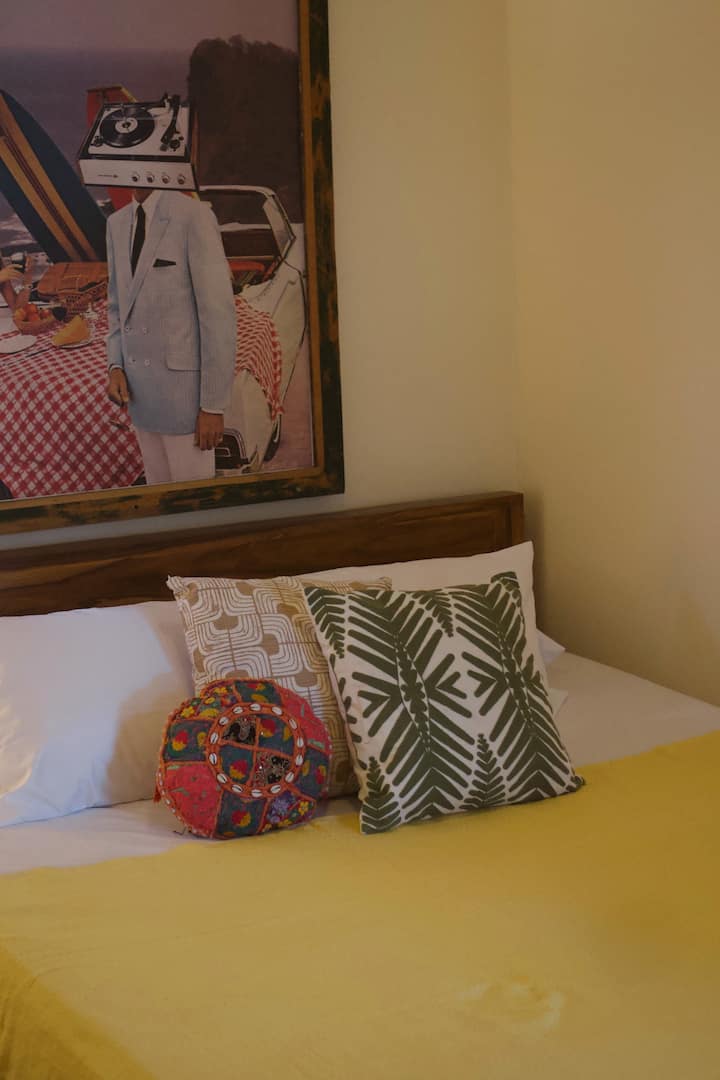Bed & Brekkie In A Trendy Café - San Juan del Sur