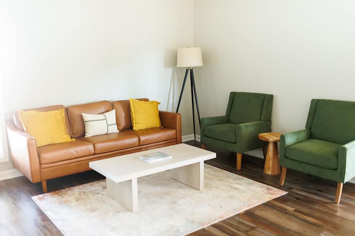 Dothan Westside Retreat – Cozy & Pet-friendly - Dothan, AL