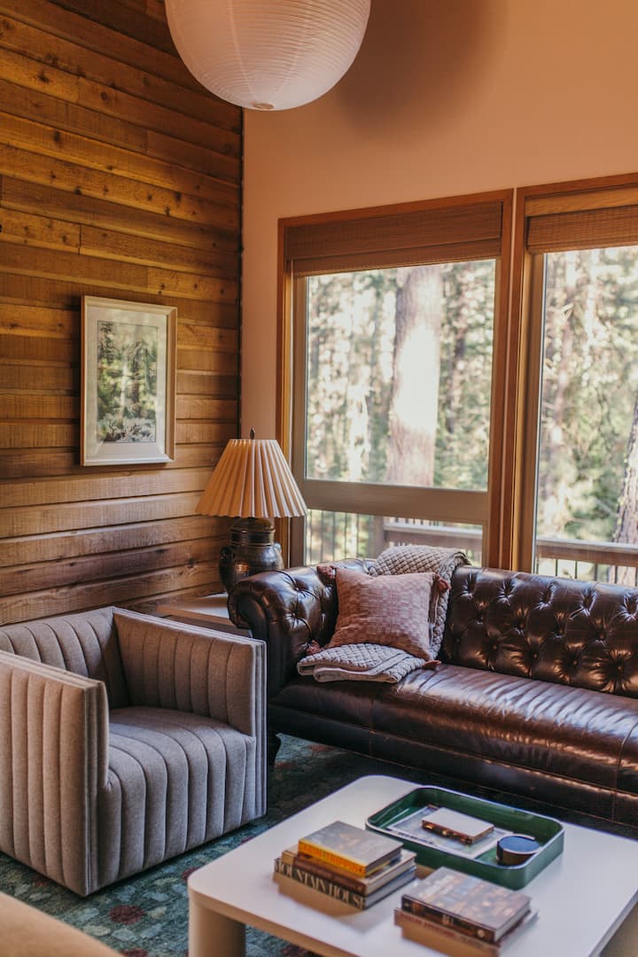 Pet Friendly Cabin W/ Ac- King Beds -Walk To Pool - Sisters, OR