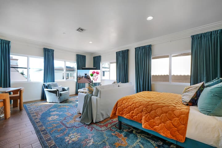 Private Suite · Rooftop Deck W/ 180° Ocean Views - Seal Beach, CA