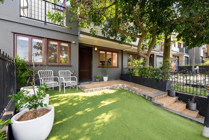 Inner City Townhouse - Pet Friendly - Brisbane