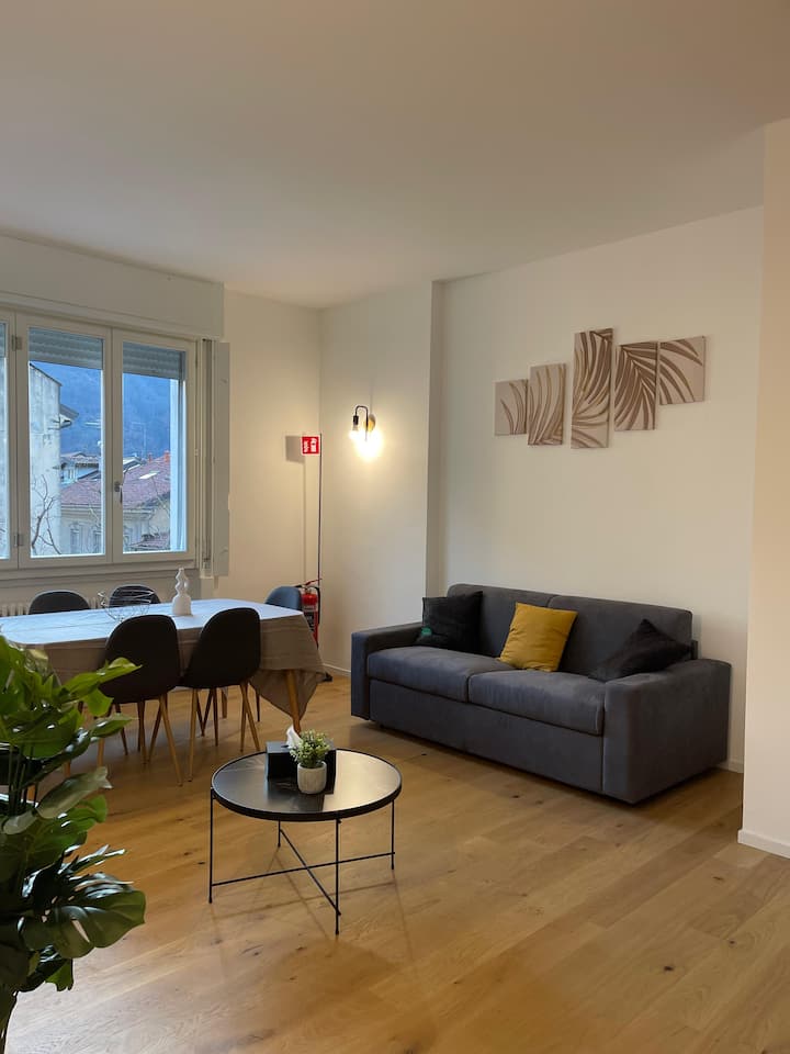 Centre De Como | Luxury Double Home - 12 Pax |Wifi - Como