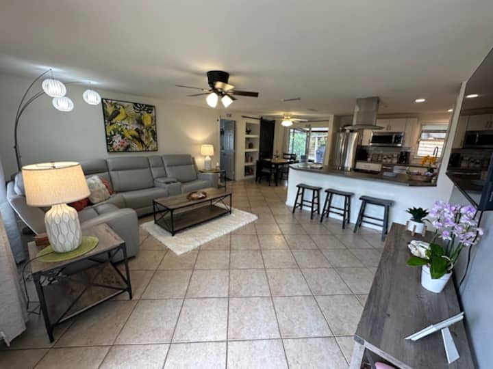 Pura Vida House Near Beach & Img With Private Yard - Bradenton, FL