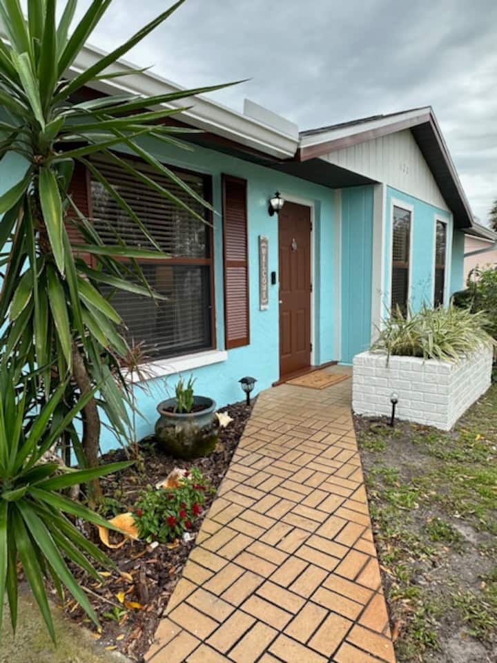 Pura Vida House Near Beach & Img With Private Yard - Bradenton, FL