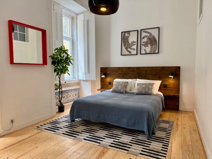 Central & Large 2bd Apartment For Long-term Stays - Lisbon