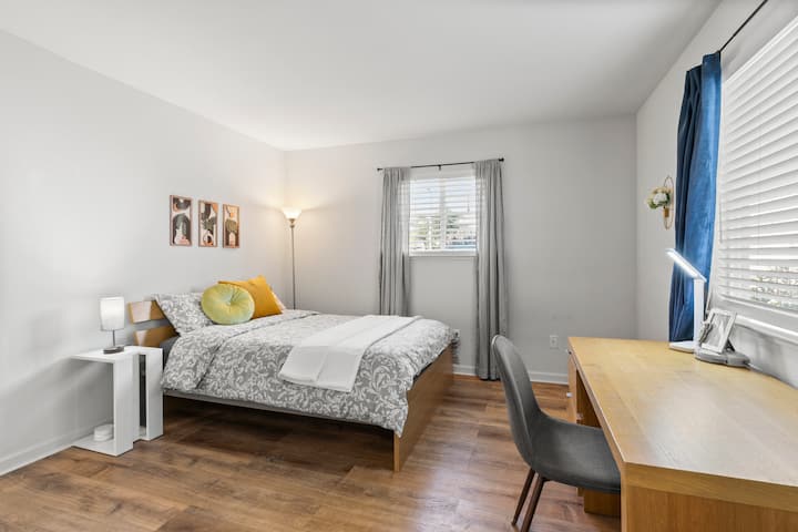 Jane's Home (Av) | Priv Room W Priv Bath +Hvac (B) - Palo Alto, CA