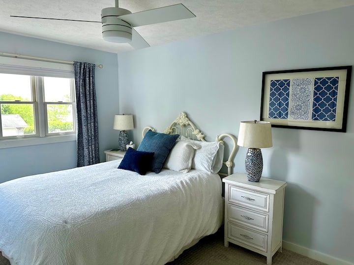 Guest House Sapphire Suite - Suttons Bay, MI