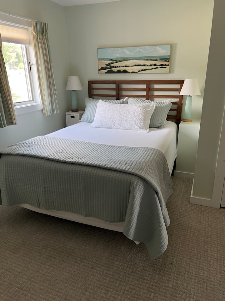 Guest House Emerald Suite - Suttons Bay, MI