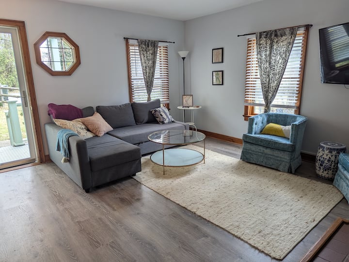 New! Adorable 2br/1ba | Sunporch | Smart Kitchen - Durham, NC