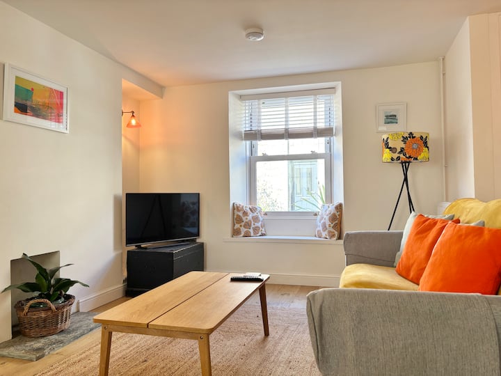 Pandora Cottage – Charming Seaside Escape, Newlyn - Newlyn