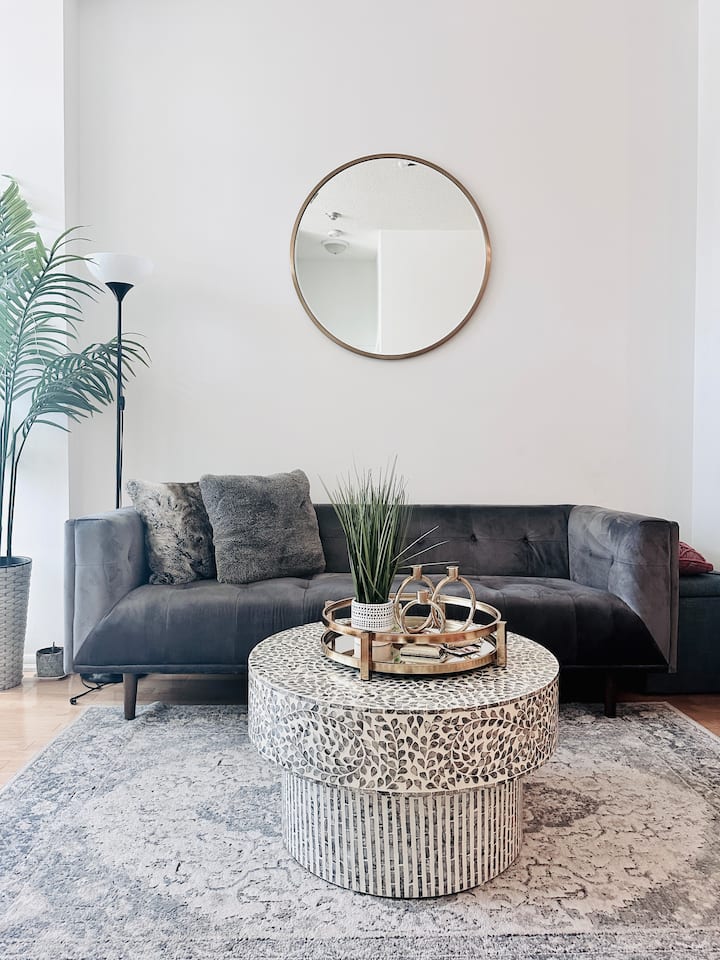 Charming, Spacious, 1 Or 2 Bed, Patio, Parking - Toronto