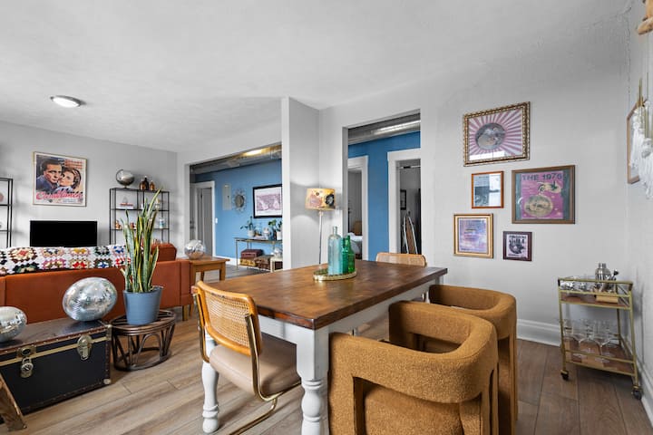 Disco Loft | Public Transit | 5 Min Drive Downtown - Pittsburgh, PA