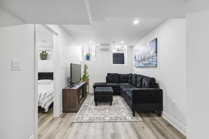 Your Own Private 1 Bedroom Fully Furnished Suite - Markham