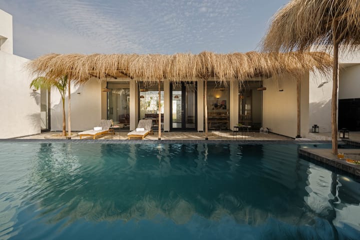 Stayvista At Casa V2 Luxury 4bhk W/pvt Pool-jaipur - Chomu