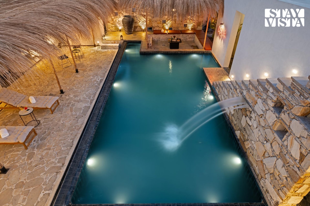 StayVista Boho Style Luxury 4BR w/Pool&Lawn Jaipur - Villas for Rent in ...