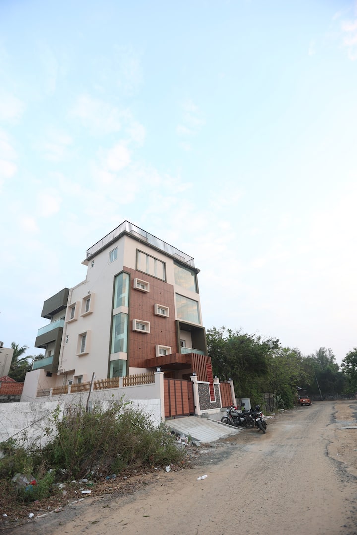 Villa Near Beach With Private Pool / Party Hall - Chennai