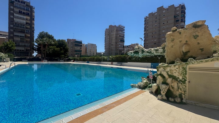 Three-bedroom Apartment With A Pool In Alicante - Alicante
