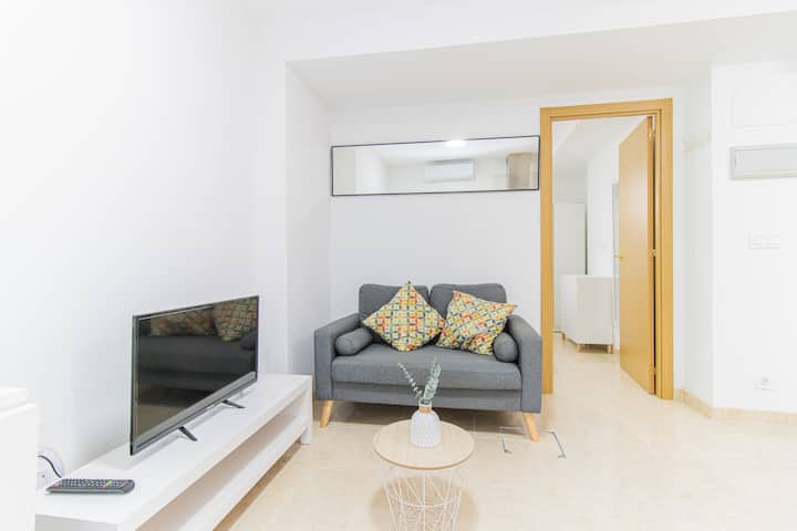 Flat With A Patio In Residential Area - Zaragoza