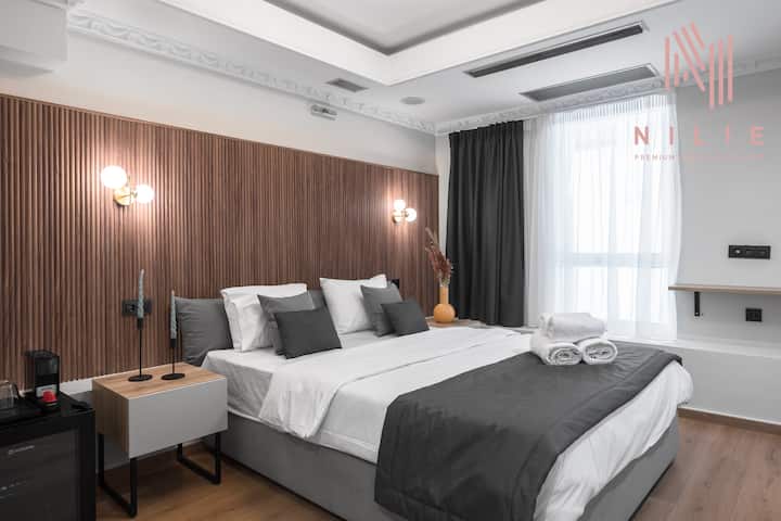 Esther Suites | Double Room With Private Courtyard - Thessaloniki