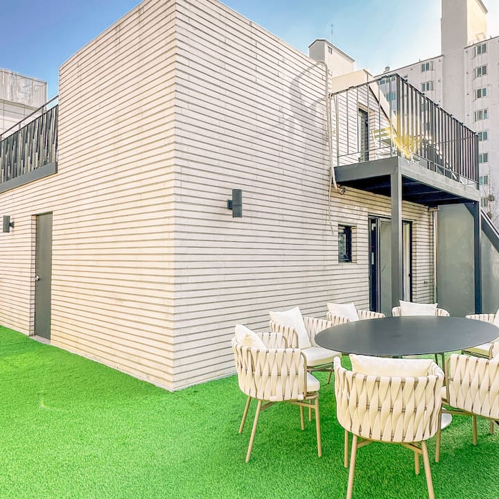Hongdae, 6 Ppl, New Building, Big Terrace - Seúl