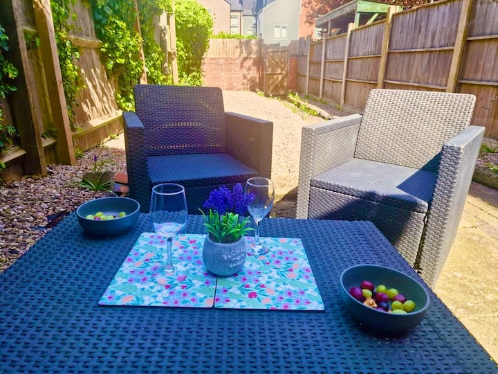 Comfortable 3bed Victorian Terrace From Luxusstays - Coventry