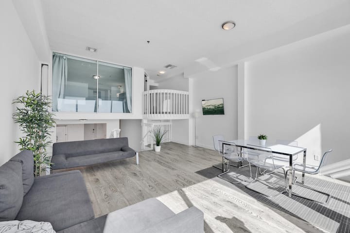 Shine Suites Balcony Duplex - Miami Beach, FL