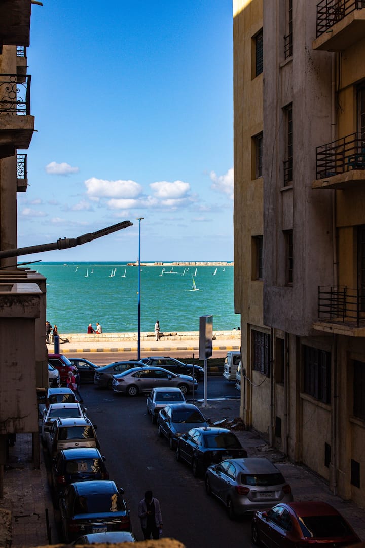 Seaside Female Dorm With Balcony - 6 Beds - Alexandria
