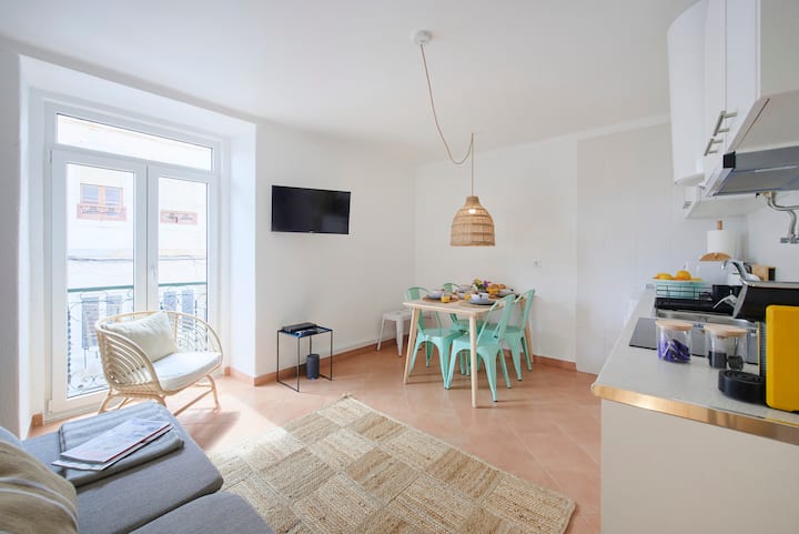Central Stay, 10 Min To Beach, By Timecooler - Setúbal