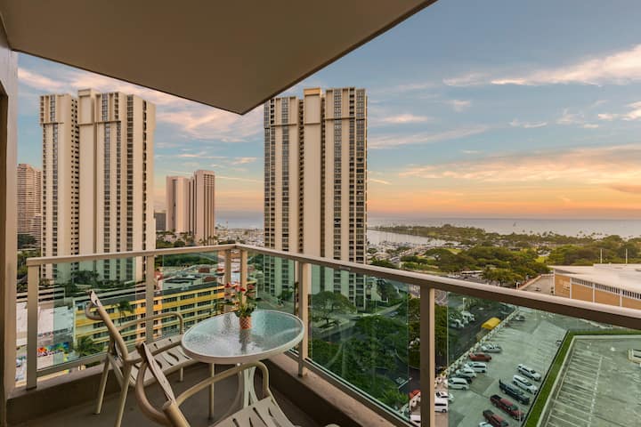 Oceanview Luxury Retreat - Ala Moana Resort Hotel - Kailua, HI