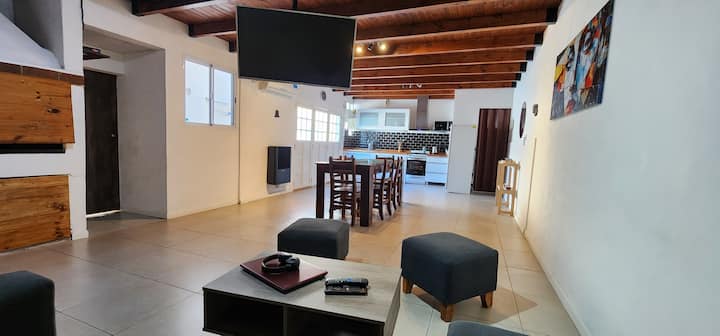Casa Céntrica, Cochera Privada Y Portón Eléctrico - San Nicolás de Los Arroyos