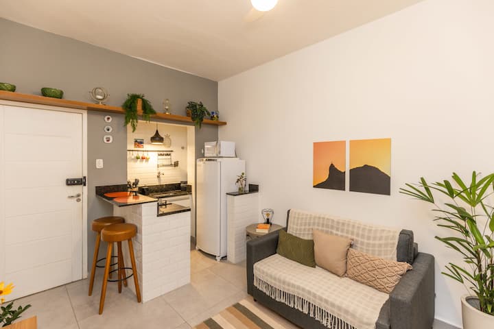 Apartamento Reformado C/ Suíte A 200m Da Praia! - Copacabana