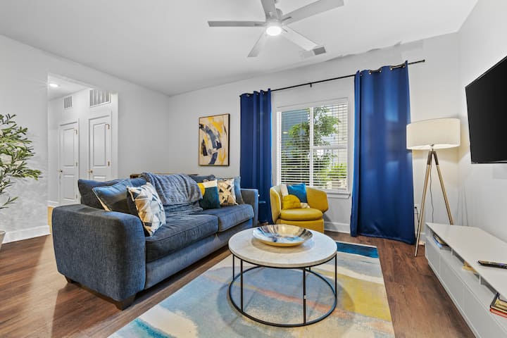 Bright 2br Steps To Gulch W/ Pool Access - Nashville, TN