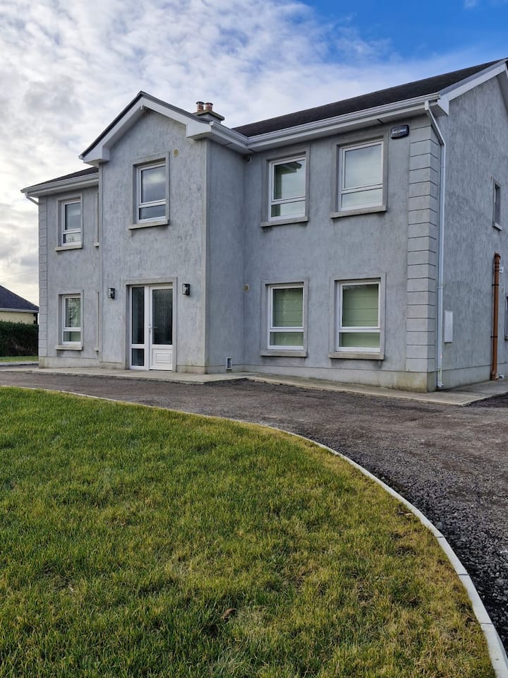 The Lodge At Kingsland - 5 Bedrooms & 5 Bathrooms - Irlanti