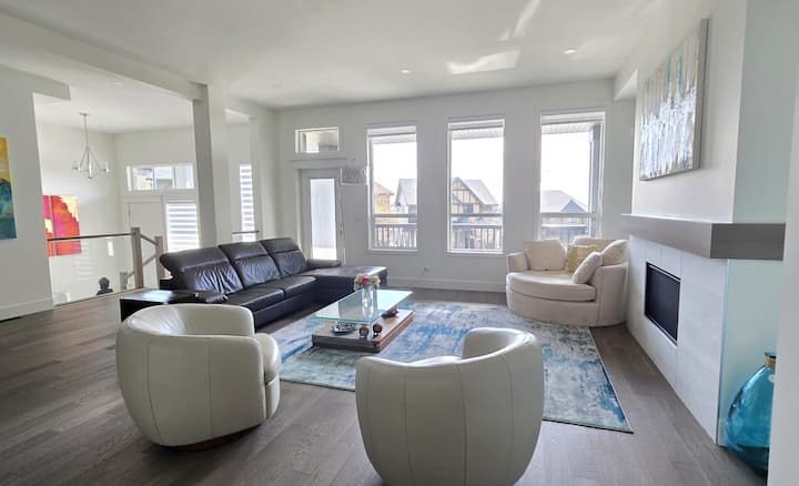 Peaceful Coquitlam Escape Surrounded By Nature - Coquitlam