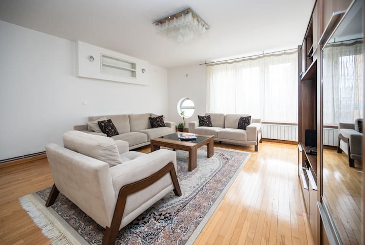 Spacious & Modern Apartment In The City Centre - Sarajevo