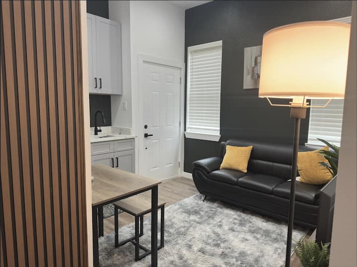 Charming 1br Guest Suite – Cozy & Private! - Highland Hills - Dallas