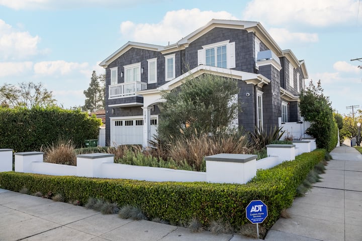 Hamptons Estate: Lux 5br Villa - Pool & Fire Pit - Ladera Heights, CA