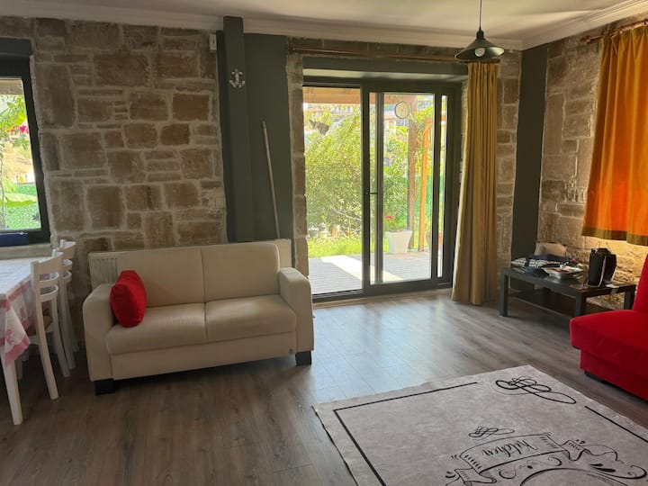 Doğal Gazlı Yeni Foça Marinaya 1,5 Km Taş Villa - Foça