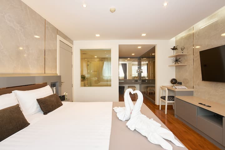 50%off | Sheetchanges | 24hrs | Spacious | Shuttle - Khlong Toei