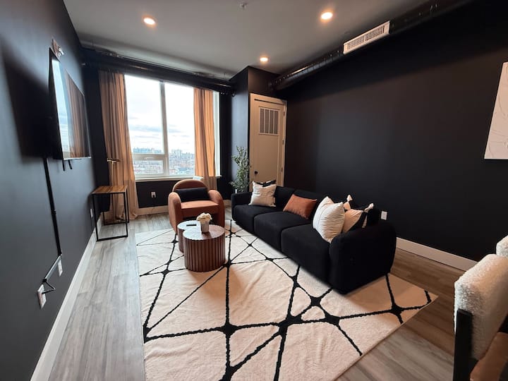 2br/2ba, King Bd, Gym, Free Parking, 8min To Train - New York