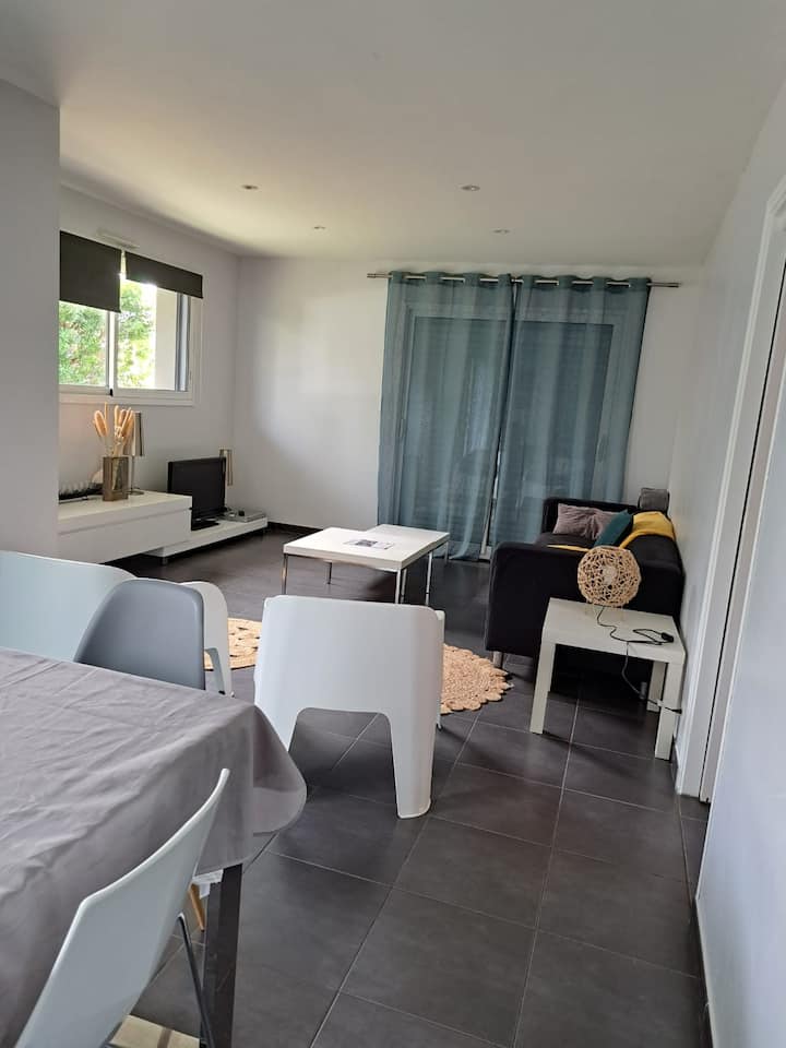 Maison Neuve Proche De La Plage Et Du Port - Lesconil