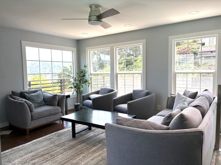 Contemporary Upscale 3br Spectacular Decks & Views - Pacifica, CA