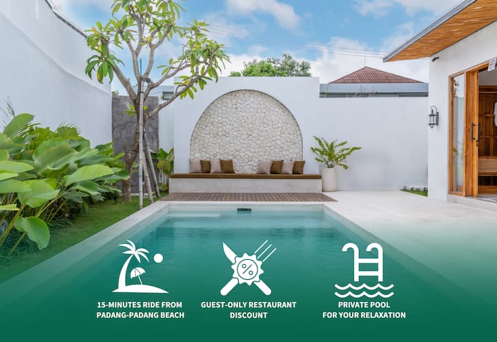 Cheerful Festive Villa Near Ungasan Spots - Jimbaran