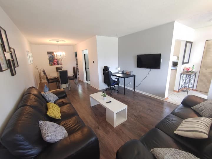Clean Quiet Place To Stay & Rest - Oakville