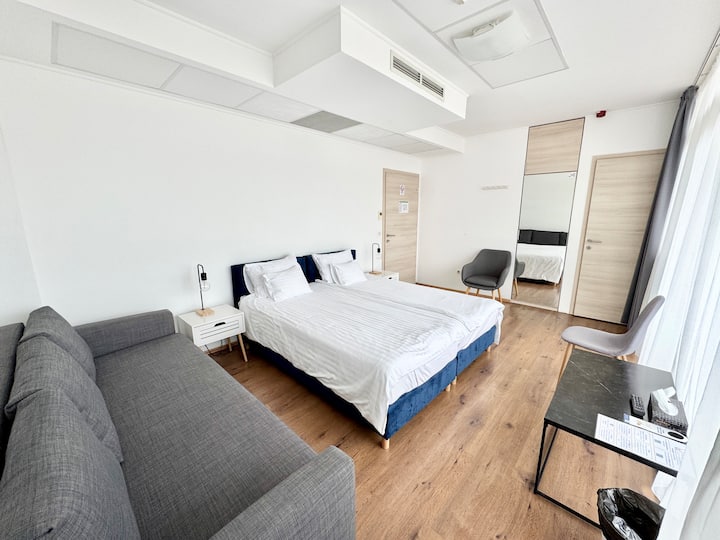 Rcr W/ Deep Garage Near Puskás T - Budapest