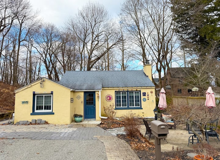 The Cozy Bungalow – A Lived-in Retreat With Heart - Croton-on-Hudson, NY